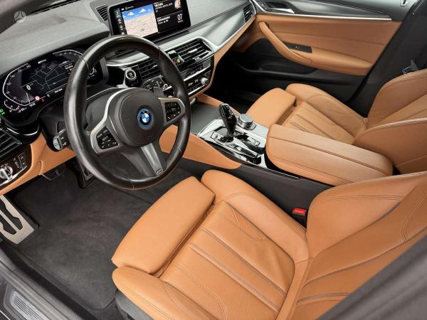 Pelēks BMW 530 2023 Šauļi, ar dzinēja tilpumu 2.00 L un nobraukumu 30 tūkst. km par 35900 €, foto 9 vietnē AUTOMOTO.COM.LV