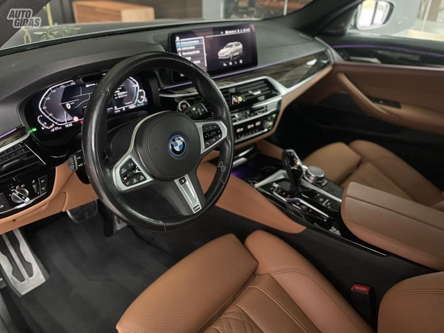 Grey BMW 530 2023 in Klaipeda, with an engine capacity of 2.00 L and mileage of 124 thousand km for 35733 €, photo 13 on AUTOMOTO.COM.LV