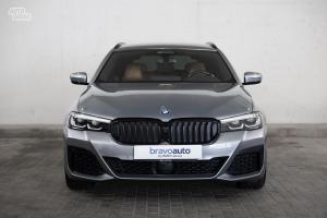 Pelēks BMW 530 2023 Viļņa, ar dzinēja tilpumu 2.00 L un nobraukumu 124 tūkst. km par 34953 €, foto 3 vietnē AUTOMOTO.COM.LV