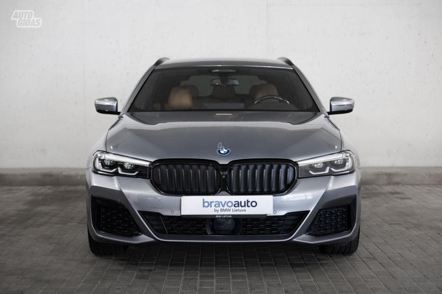 Pelēks BMW 530 2023 Viļņa, ar dzinēja tilpumu 2.00 L un nobraukumu 124 tūkst. km par 34953 €, foto 3 vietnē AUTOMOTO.COM.LV