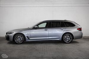 Pelēks BMW 530 2023 Viļņa, ar dzinēja tilpumu 2.00 L un nobraukumu 124 tūkst. km par 34953 €, foto 5 vietnē AUTOMOTO.COM.LV