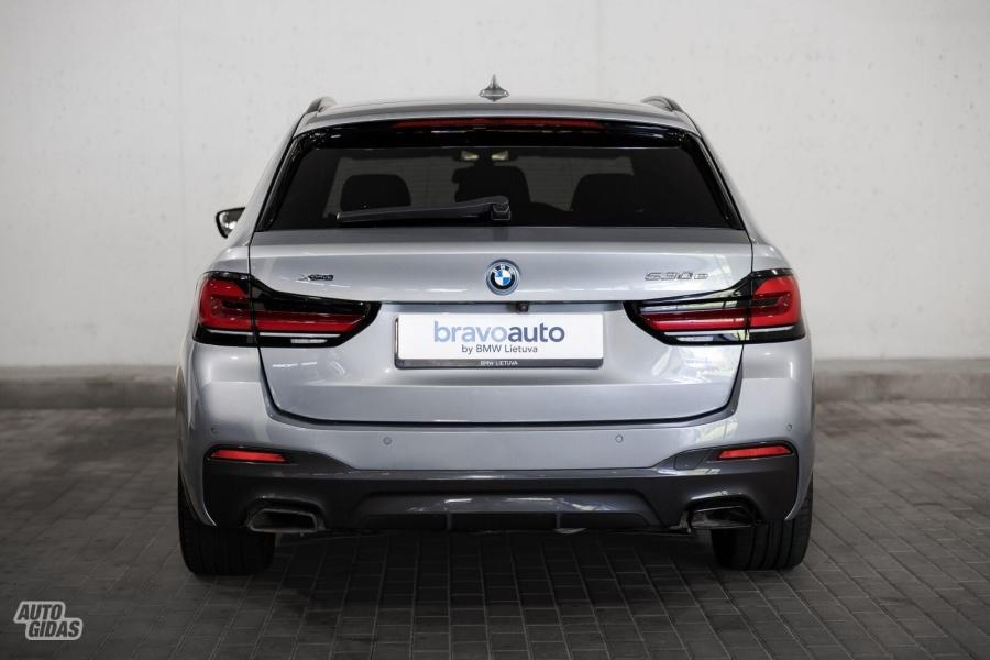 Pelēks BMW 530 2023 Viļņa, ar dzinēja tilpumu 2.00 L un nobraukumu 124 tūkst. km par 34953 €, foto 13 vietnē AUTOMOTO.COM.LV
