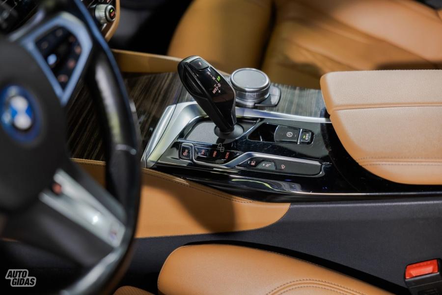 Pelēks BMW 530 2023 Viļņa, ar dzinēja tilpumu 2.00 L un nobraukumu 124 tūkst. km par 34953 €, foto 18 vietnē AUTOMOTO.COM.LV
