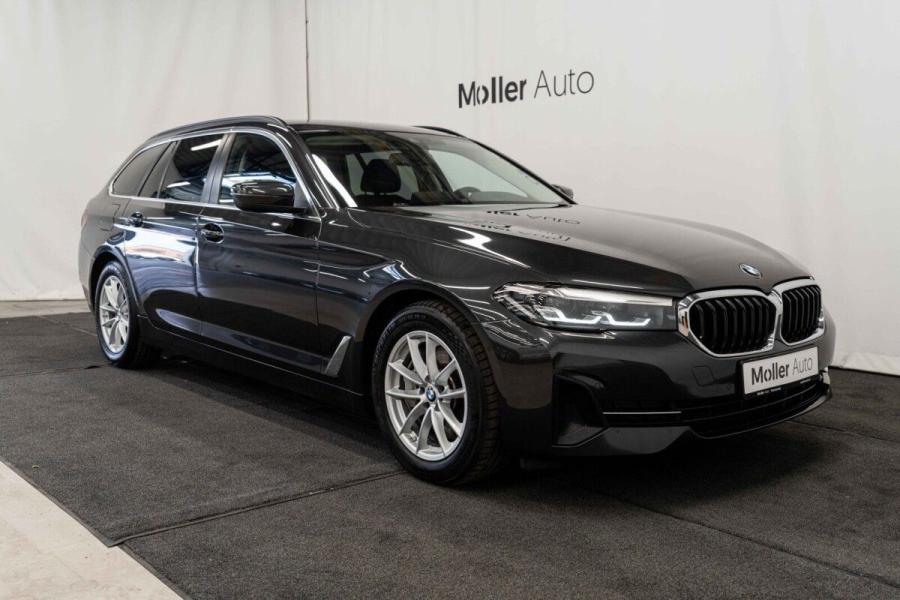 Pelēks BMW 530 2023 Tallina, ar dzinēja tilpumu 3.00 L un nobraukumu 104 tūkst. km par 33900 €, foto 5 vietnē AUTOMOTO.COM.LV