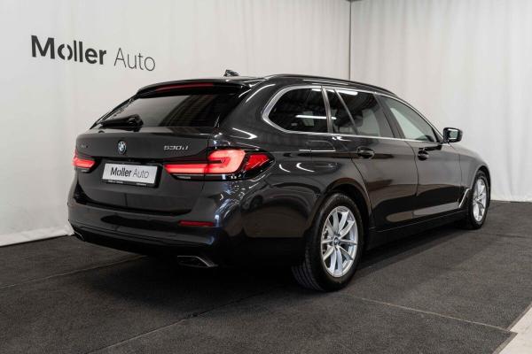 Grey BMW 530 2023 in Tallinn, with an engine capacity of 3.00 L and mileage of 104 thousand km for 33900 €, photo 6 on AUTOMOTO.COM.LV