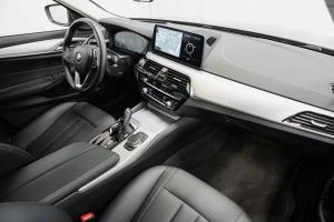 Pelēks BMW 530 2023 Tallina, ar dzinēja tilpumu 3.00 L un nobraukumu 104 tūkst. km par 33900 €, foto 8 vietnē AUTOMOTO.COM.LV