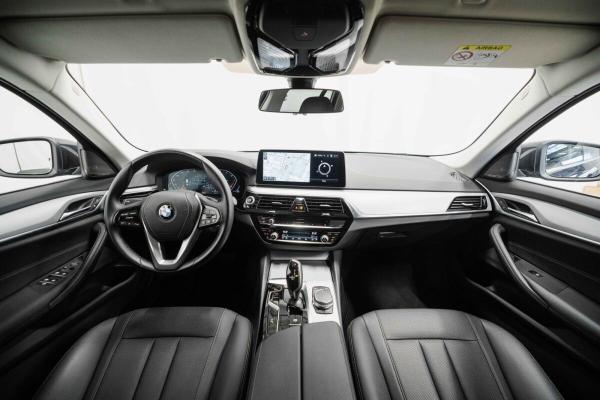 Grey BMW 530 2023 in Tallinn, with an engine capacity of 3.00 L and mileage of 104 thousand km for 33900 €, photo 10 on AUTOMOTO.COM.LV