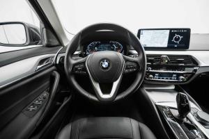 Pelēks BMW 530 2023 Tallina, ar dzinēja tilpumu 3.00 L un nobraukumu 104 tūkst. km par 33900 €, foto 11 vietnē AUTOMOTO.COM.LV