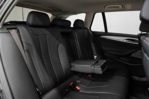 Pelēks BMW 530 2023 Tallina, ar dzinēja tilpumu 3.00 L un nobraukumu 104 tūkst. km par 33900 €, foto 13 vietnē AUTOMOTO.COM.LV