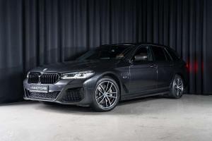 Grey BMW 530 2023 in Vilnius, with an engine capacity of 2.00 L and mileage of 35 thousand km for 32999 €, photo  on AUTOMOTO.COM.LV