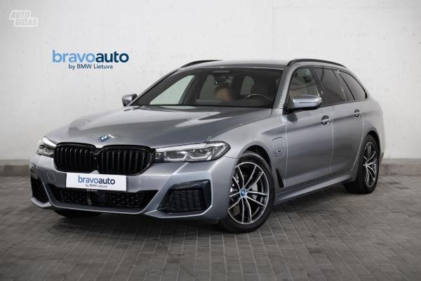 Pelēks BMW 530 2023 Viļņa, ar dzinēja tilpumu 2.00 L un nobraukumu 126 tūkst. km par 33496 €, foto 1 vietnē AUTOMOTO.COM.LV