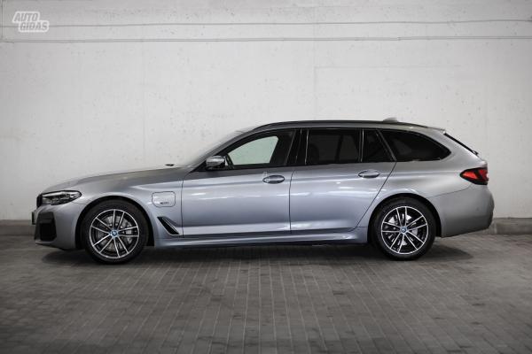Pelēks BMW 530 2023 Viļņa, ar dzinēja tilpumu 2.00 L un nobraukumu 126 tūkst. km par 33496 €, foto 5 vietnē AUTOMOTO.COM.LV