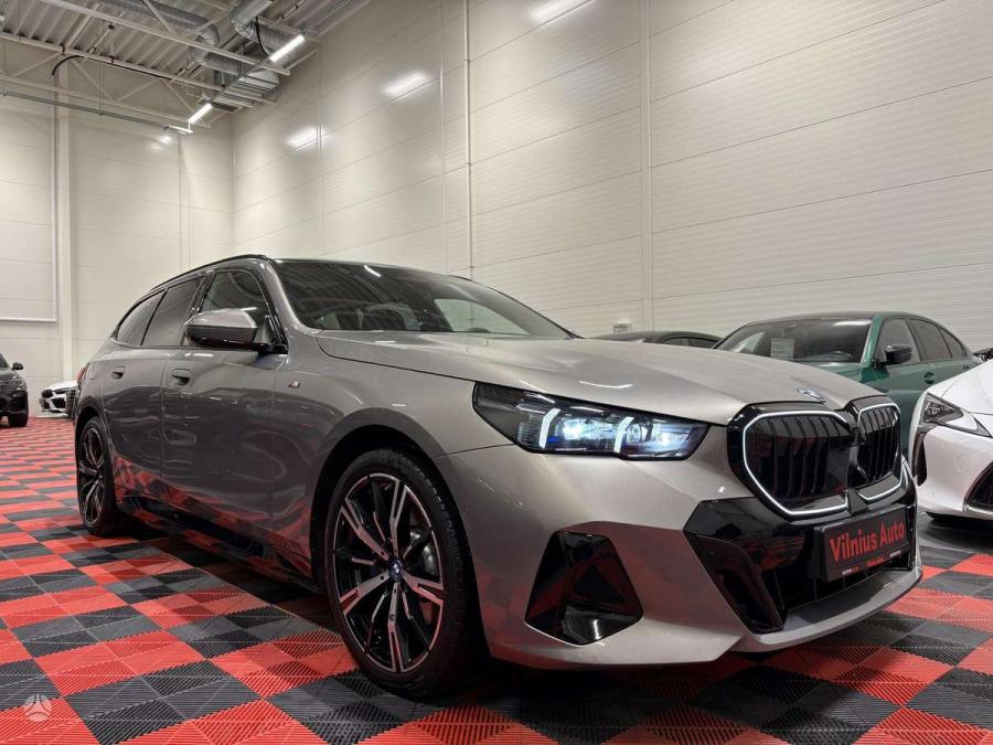 Pelēks BMW 530 2024 Viļņa, ar dzinēja tilpumu 2.00 L un nobraukumu 20 tūkst. km par 56990 €, foto 4 vietnē AUTOMOTO.COM.LV