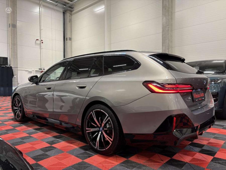 Pelēks BMW 530 2024 Viļņa, ar dzinēja tilpumu 2.00 L un nobraukumu 20 tūkst. km par 56990 €, foto 7 vietnē AUTOMOTO.COM.LV