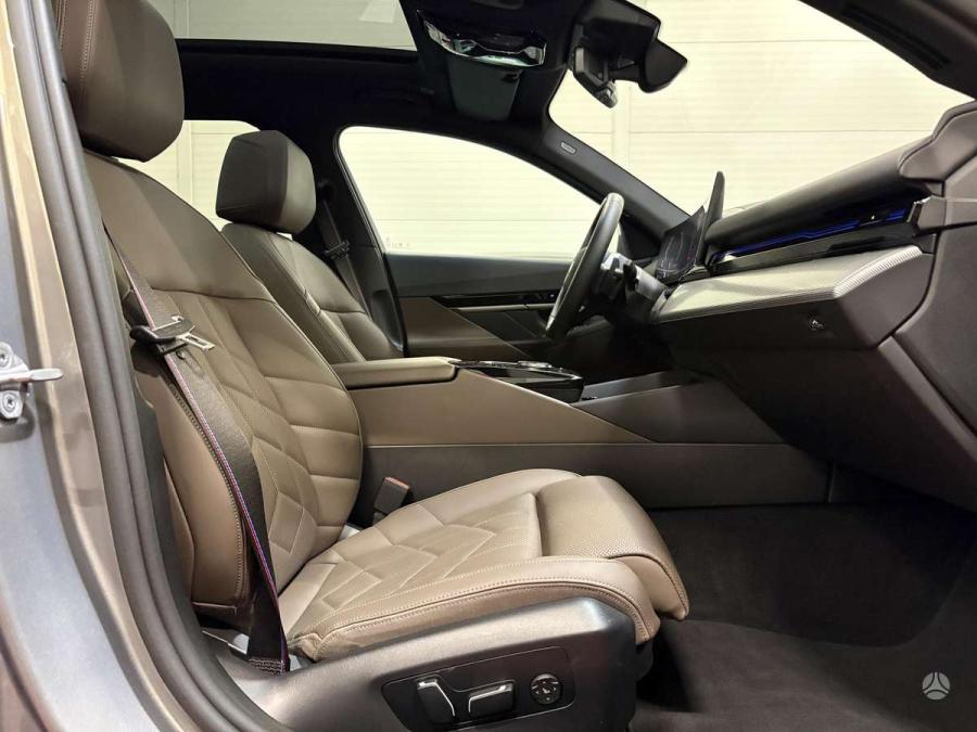 Pelēks BMW 530 2024 Viļņa, ar dzinēja tilpumu 2.00 L un nobraukumu 20 tūkst. km par 56990 €, foto 19 vietnē AUTOMOTO.COM.LV