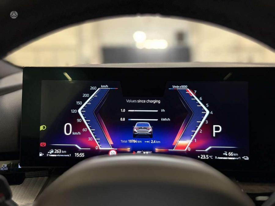 Pelēks BMW 530 2024 Viļņa, ar dzinēja tilpumu 2.00 L un nobraukumu 20 tūkst. km par 56990 €, foto 24 vietnē AUTOMOTO.COM.LV