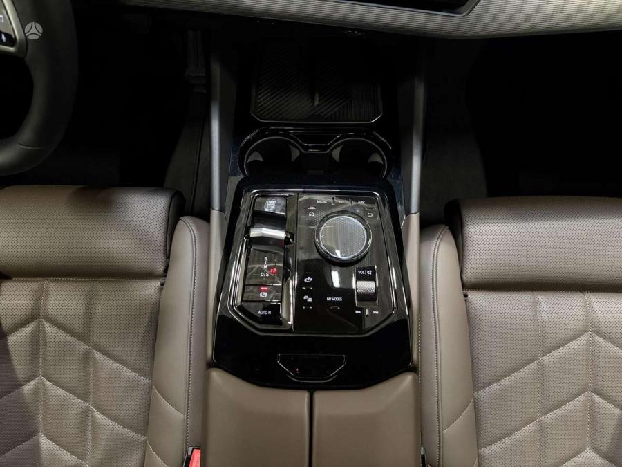 Pelēks BMW 530 2024 Viļņa, ar dzinēja tilpumu 2.00 L un nobraukumu 20 tūkst. km par 56990 €, foto 25 vietnē AUTOMOTO.COM.LV