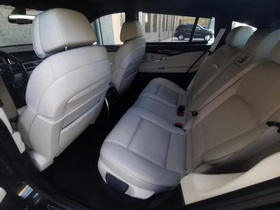 BMW 530 2009 in Riga, with an engine capacity of 3.00 L and mileage of 209 thousand km for 11290 €, photo 5 on AUTOMOTO.COM.LV