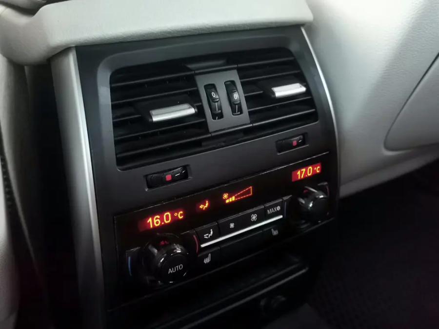 BMW 530 2009 in Riga, with an engine capacity of 3.00 L and mileage of 209 thousand km for 11290 €, photo 14 on AUTOMOTO.COM.LV