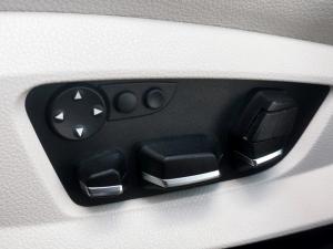 BMW 530 2009 in Riga, with an engine capacity of 3.00 L and mileage of 209 thousand km for 11290 €, photo 24 on AUTOMOTO.COM.LV