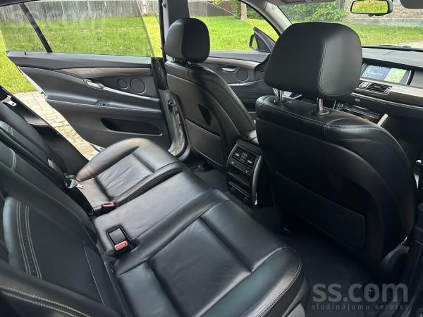 BMW 530 2014 in Jelgava, with an engine capacity of 3.00 L and mileage of 298 thousand km for 11000 €, photo 8 on AUTOMOTO.COM.LV