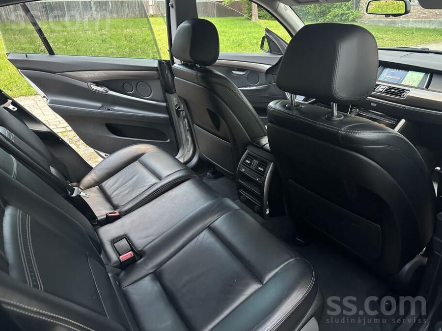 BMW 530 2014 in Jelgava, with an engine capacity of 3.00 L and mileage of 298 thousand km for 11000 €, photo 8 on AUTOMOTO.COM.LV