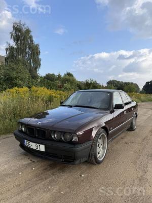 Красный БМВ 530 1993 в Тукумс, объемом двигателя 4.00 л и пробегом 228 тыс. км за 10000 €, фото  на AUTOMOTO.COM.LV