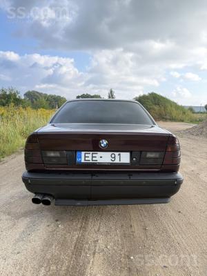 Red BMW 530 1993 in Tukums, with an engine capacity of 4.00 L and mileage of 228 thousand km for 10000 €, photo 5 on AUTOMOTO.COM.LV