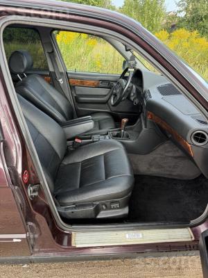 Red BMW 530 1993 in Tukums, with an engine capacity of 4.00 L and mileage of 228 thousand km for 10000 €, photo 10 on AUTOMOTO.COM.LV