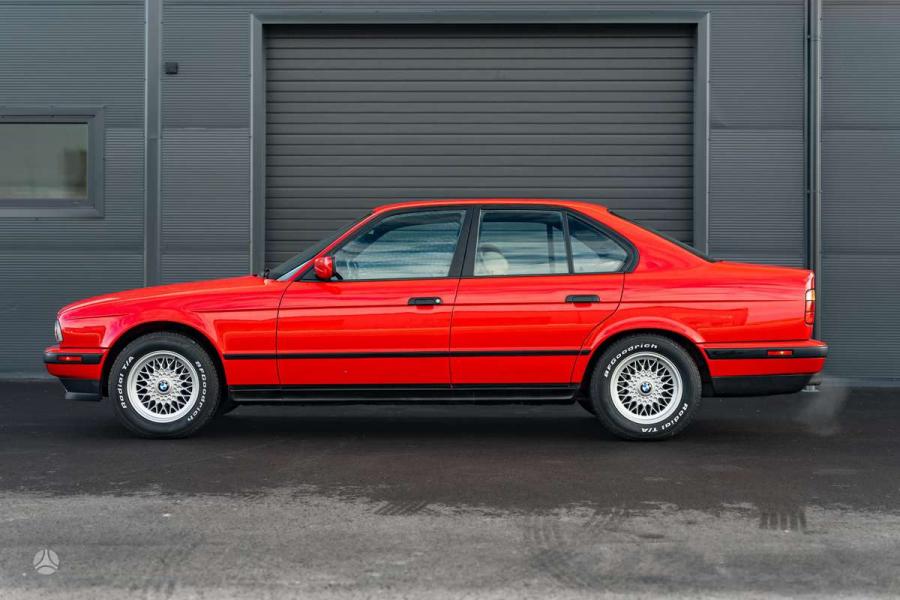 Sarkans BMW 530 1994 Klaipėda, ar dzinēja tilpumu 3.00 L un nobraukumu 400 tūkst. km par 13450 €, foto 4 vietnē AUTOMOTO.COM.LV