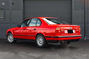 Sarkans BMW 530 1994 Klaipėda, ar dzinēja tilpumu 3.00 L un nobraukumu 400 tūkst. km par 13450 €, foto 5 vietnē AUTOMOTO.COM.LV