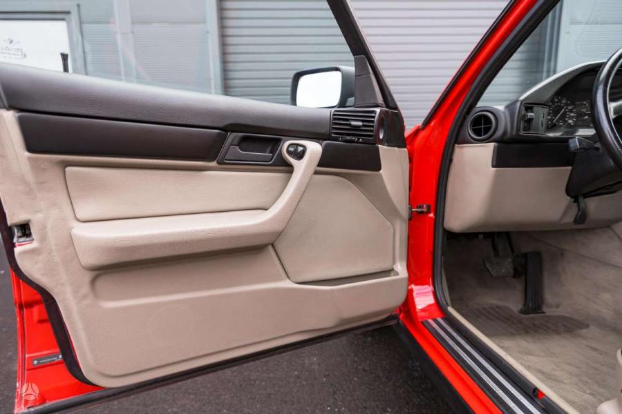 Sarkans BMW 530 1994 Klaipėda, ar dzinēja tilpumu 3.00 L un nobraukumu 400 tūkst. km par 13450 €, foto 14 vietnē AUTOMOTO.COM.LV