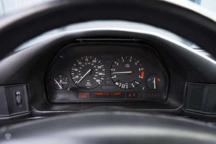 Sarkans BMW 530 1994 Klaipėda, ar dzinēja tilpumu 3.00 L un nobraukumu 400 tūkst. km par 13450 €, foto 19 vietnē AUTOMOTO.COM.LV