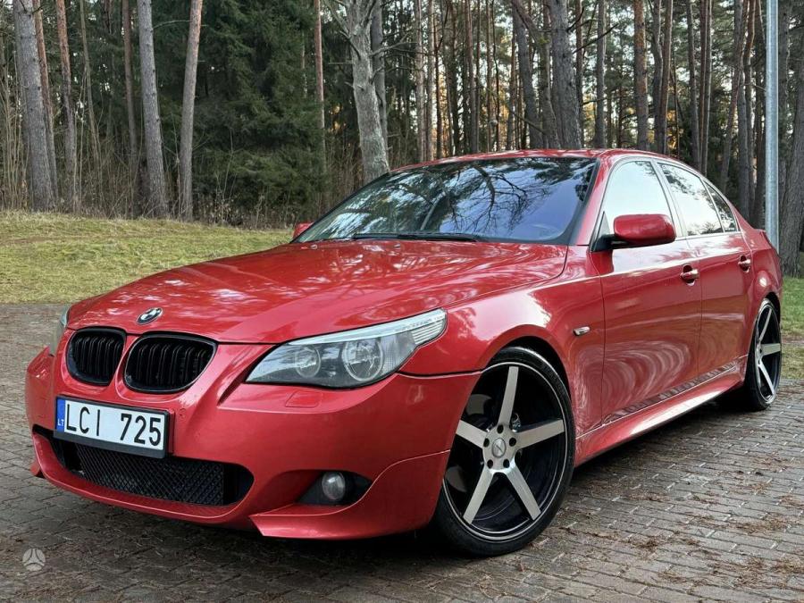 Sarkans BMW 530 2004 Viļņa, ar dzinēja tilpumu 2.99 L un nobraukumu 290 tūkst. km par 5100 €, foto 1 vietnē AUTOMOTO.COM.LV