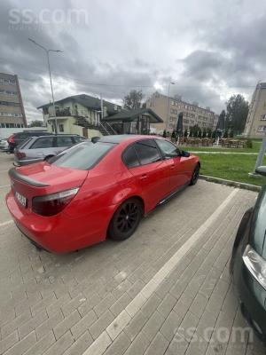 Sarkans BMW 530 2004 Rēzekne, ar dzinēja tilpumu 3.00 L un nobraukumu 476 tūkst. km par 2800 €, foto 4 vietnē AUTOMOTO.COM.LV