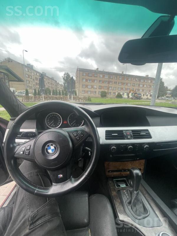 BMW 530 2004 Rēzekne vietnē Sarkans BMW 530 2004 Rēzekne, ar dzinēja tilpumu 3.00 L un nobraukumu 476 tūkst. km par 2800 €, foto 7 vietnē AUTOMOTO.COM.LV