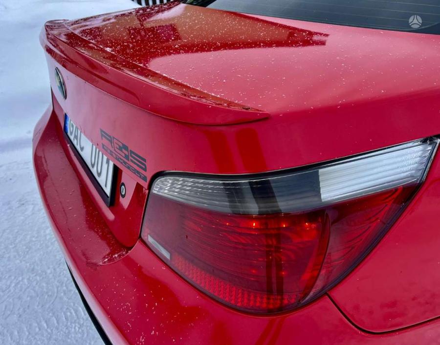 Red BMW 530 2005 in Vilnius, with an engine capacity of 2.99 L and mileage of 438 thousand km for 5950 €, photo 6 on AUTOMOTO.COM.LV