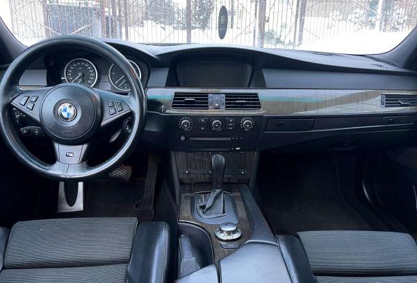 Sarkans BMW 530 2005 Viļņa, ar dzinēja tilpumu 2.99 L un nobraukumu 438 tūkst. km par 5950 €, foto 9 vietnē AUTOMOTO.COM.LV