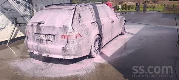 BMW 530 2006 Madona vietnē Sarkans BMW 530 2006 Madona, ar dzinēja tilpumu 3.00 L un nobraukumu 361 tūkst. km par 3500 €, foto 5 vietnē AUTOMOTO.COM.LV