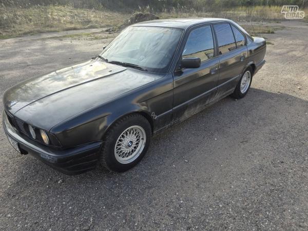 BMW 530 1993 Zarasai, ar dzinēja tilpumu 3.00 L un nobraukumu 297 tūkst. km par 2000 €, foto 3 vietnē AUTOMOTO.COM.LV