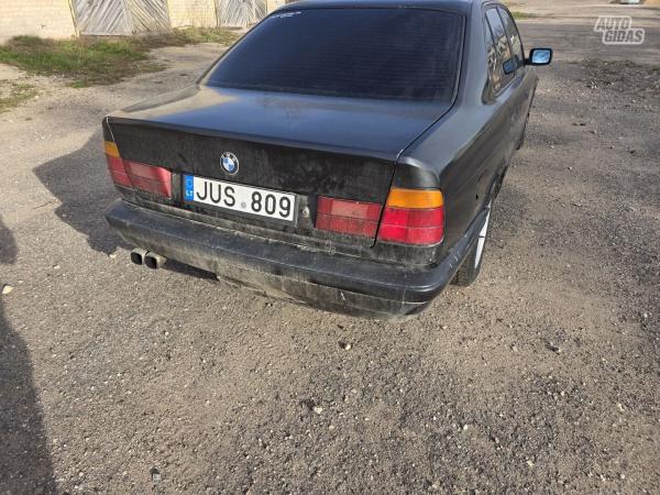 BMW 530 1993 Zarasai, ar dzinēja tilpumu 3.00 L un nobraukumu 297 tūkst. km par 2000 €, foto 5 vietnē AUTOMOTO.COM.LV