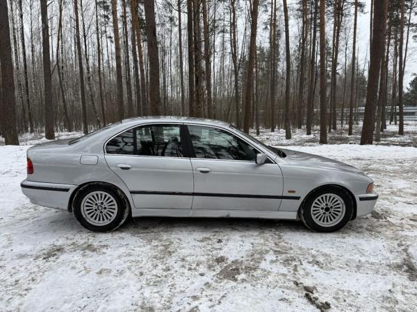 BMW 530 1999 in Riga, with an engine capacity of 3.00 L and mileage of 260 thousand km for 2350 €, photo 5 on AUTOMOTO.COM.LV