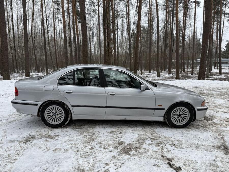BMW 530 1999 Rīga, ar dzinēja tilpumu 3.00 L un nobraukumu 260 tūkst. km par 2350 €, foto 5 vietnē AUTOMOTO.COM.LV