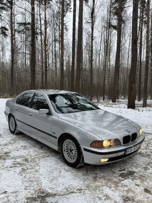 BMW 530 1999 in Riga, with an engine capacity of 3.00 L and mileage of 260 thousand km for 2350 €, photo 6 on AUTOMOTO.COM.LV