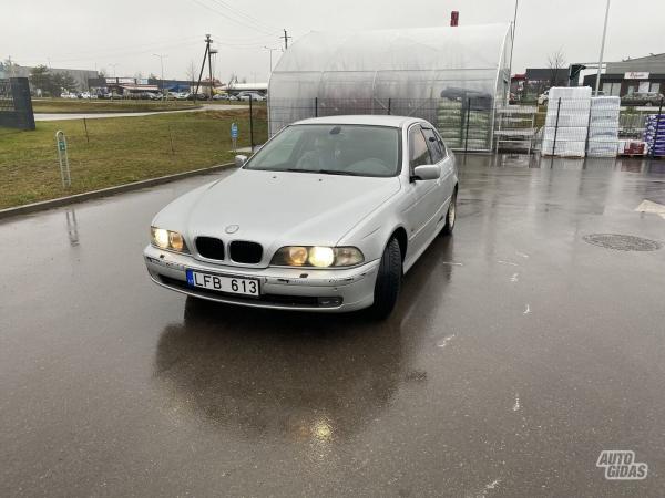 BMW 530 2000 in Moletai, with an engine capacity of 3.00 L and mileage of 40 thousand km for 1450 €, photo 3 on AUTOMOTO.COM.LV