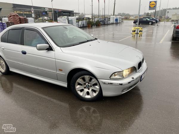 BMW 530 2000 in Moletai, with an engine capacity of 3.00 L and mileage of 40 thousand km for 1450 €, photo 6 on AUTOMOTO.COM.LV