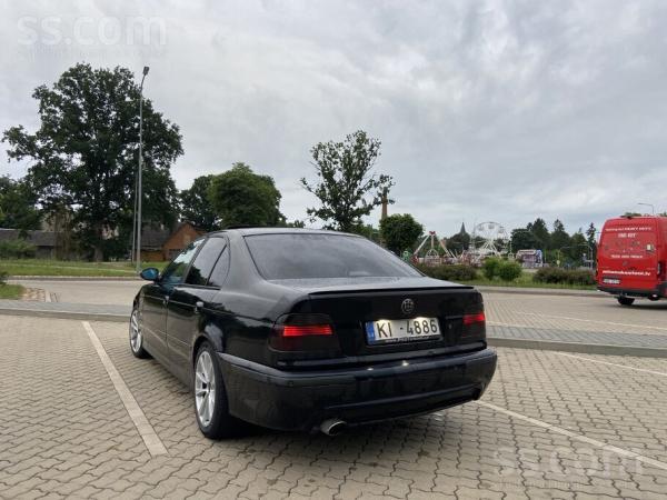 BMW 530 2000 in Saldus, with an engine capacity of 3.00 L and mileage of 0 thousand km for 3490 €, photo 4 on AUTOMOTO.COM.LV