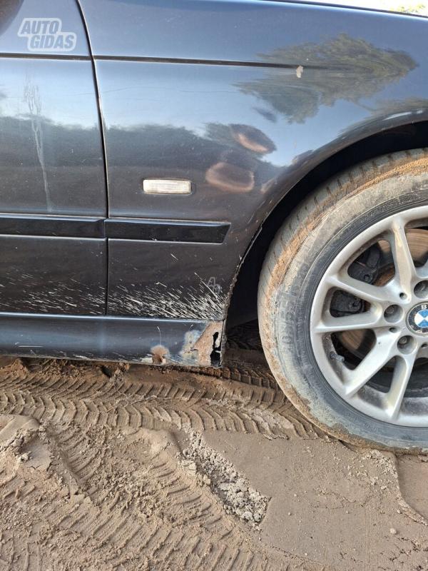 BMW 530 2000 Viļņa, ar dzinēja tilpumu 3.00 L un nobraukumu 450 tūkst. km par 2650 €, foto 9 vietnē AUTOMOTO.COM.LV