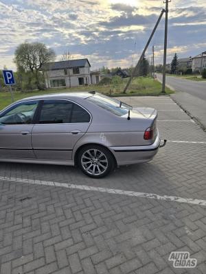 BMW 530 2000 in Vilnius, with an engine capacity of 2.90 L and mileage of 500 thousand km for 1700 €, photo 4 on AUTOMOTO.COM.LV