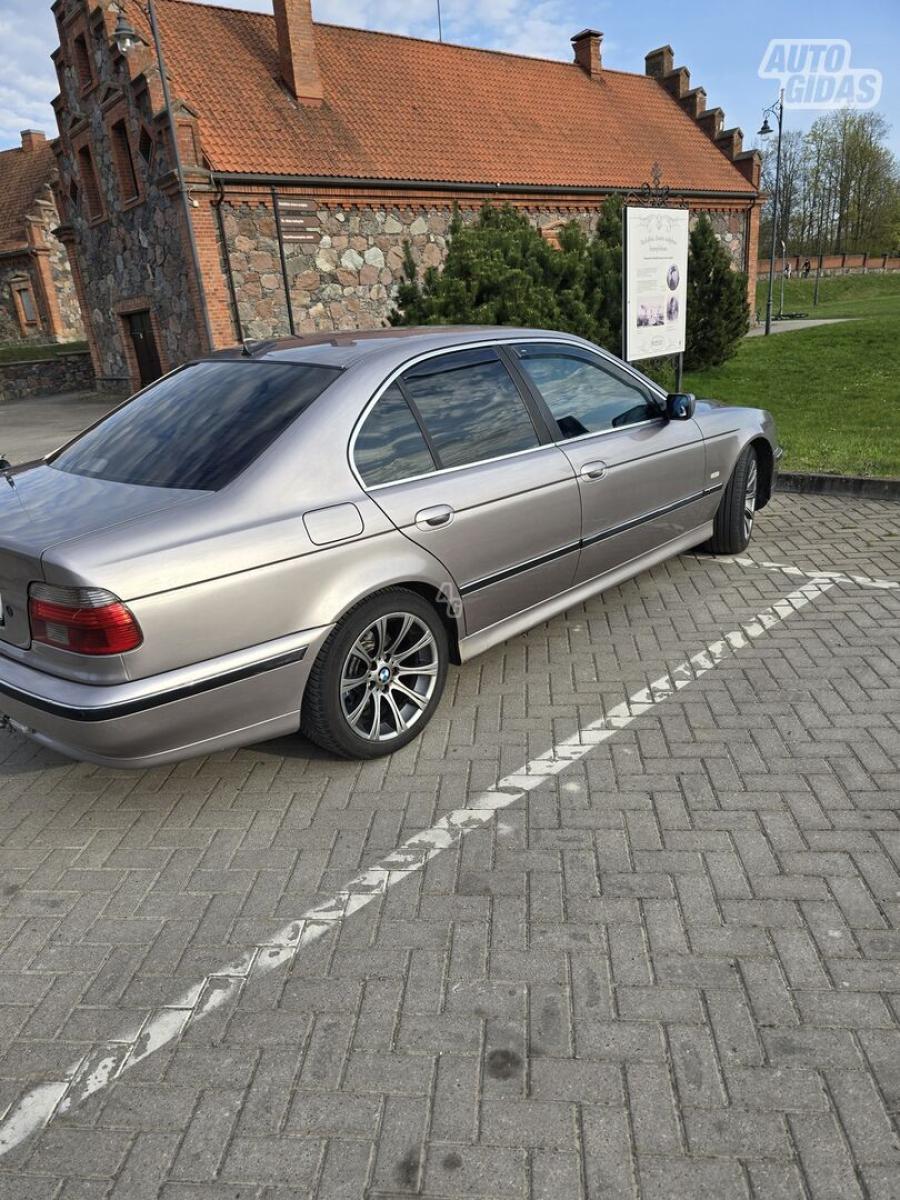 BMW 530 2000 in Vilnius, with an engine capacity of 2.90 L and mileage of 500 thousand km for 1700 €, photo 6 on AUTOMOTO.COM.LV